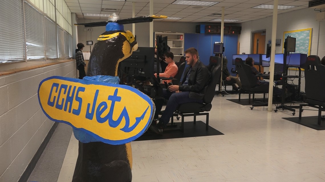 High school aviation program takes students' dreams into flight | wbir.com