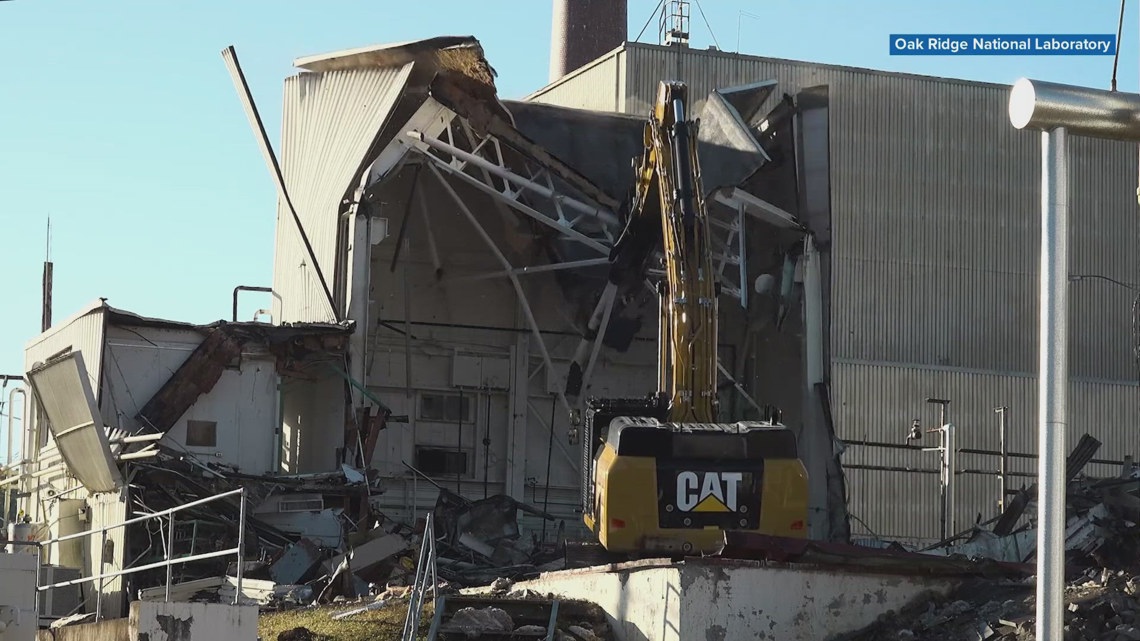 Oak Ridge cleanup crews preparing more than a dozen buildings for demolition | wbir.com