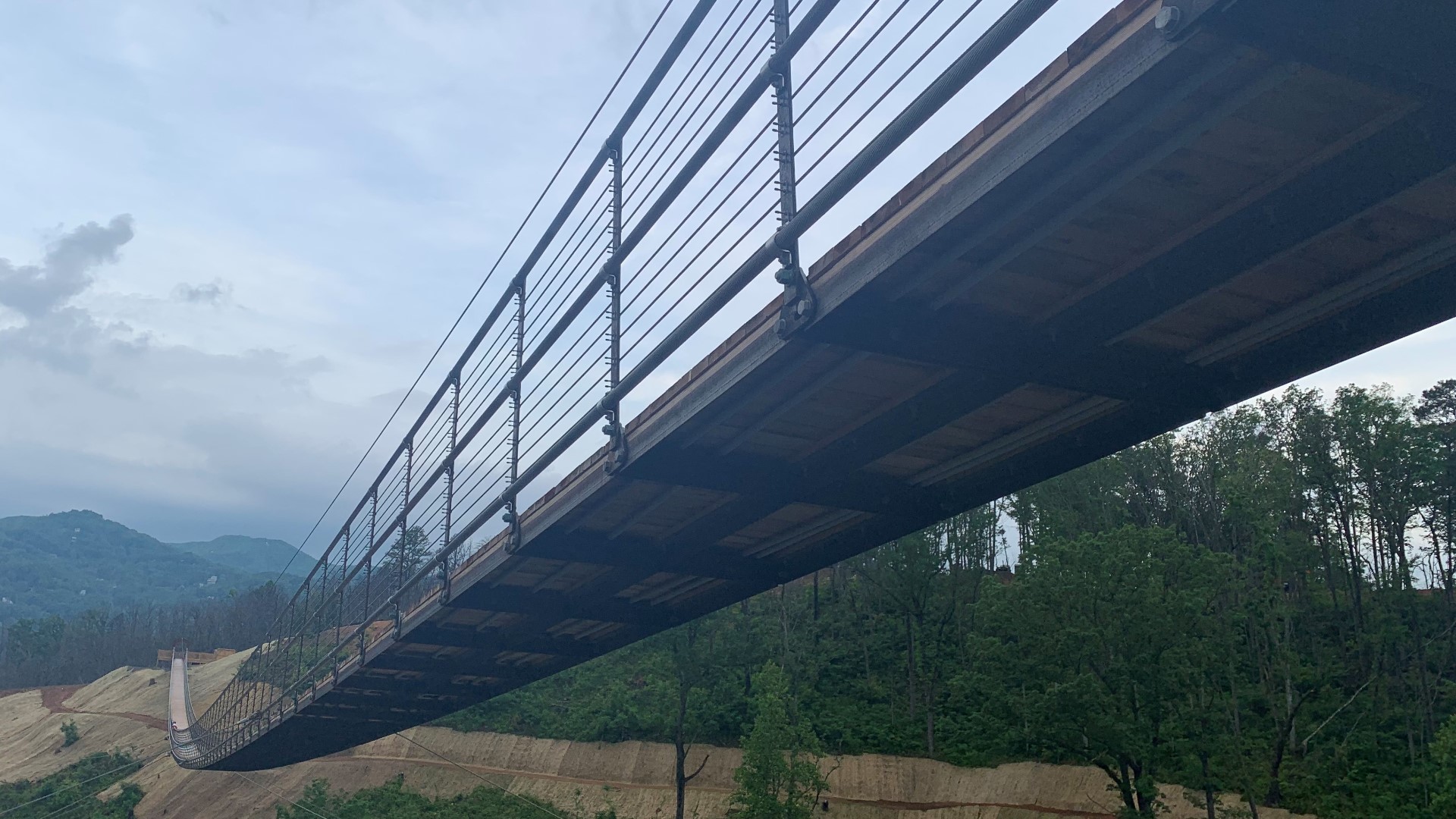 SkyBridge, the longest pedestrian bridge in the US, opens in Gatlinburg ...