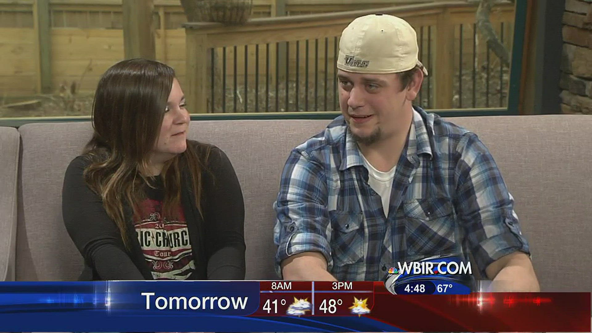 Couple gets engaged during WIVK morning show | wbir.com