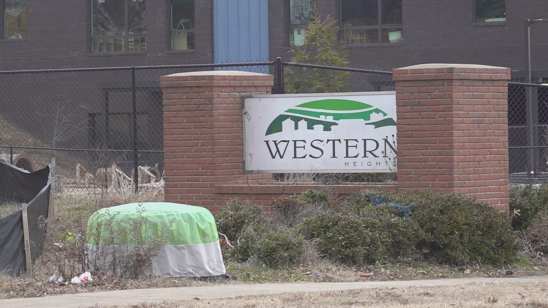 Spurs beat free-falling Pacers 123-113 without Wembanyama | wbir.com