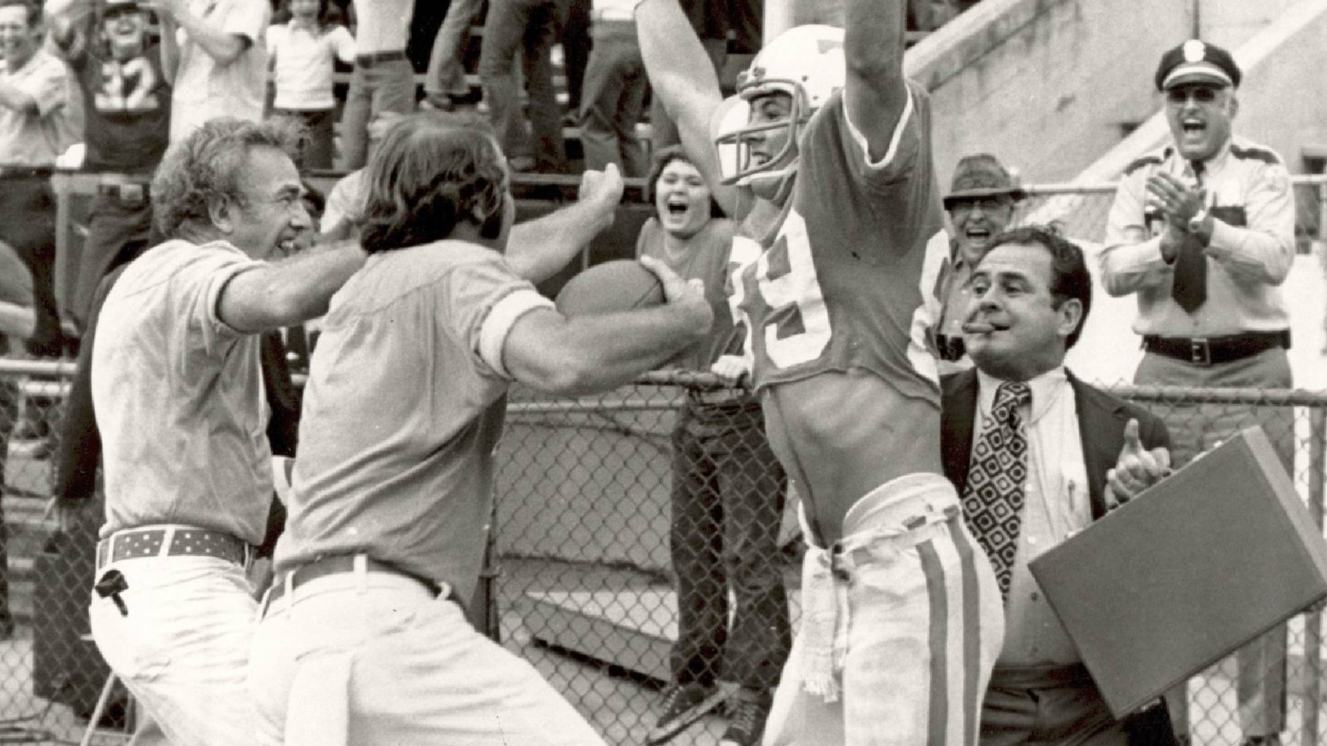 Family and friends hold funeral for UT legend Gus Manning | wbir.com