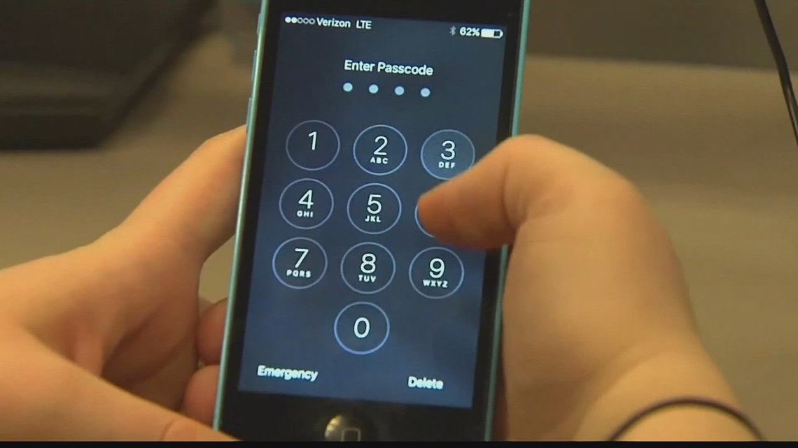 Students bypass Tennessee phone ban with second devices | wbir.com
