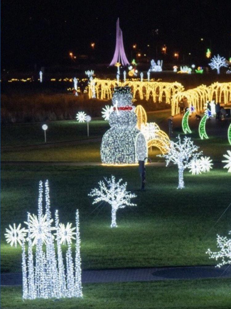 Holiday light show and trails enchant families at Aspire in Clinton ...