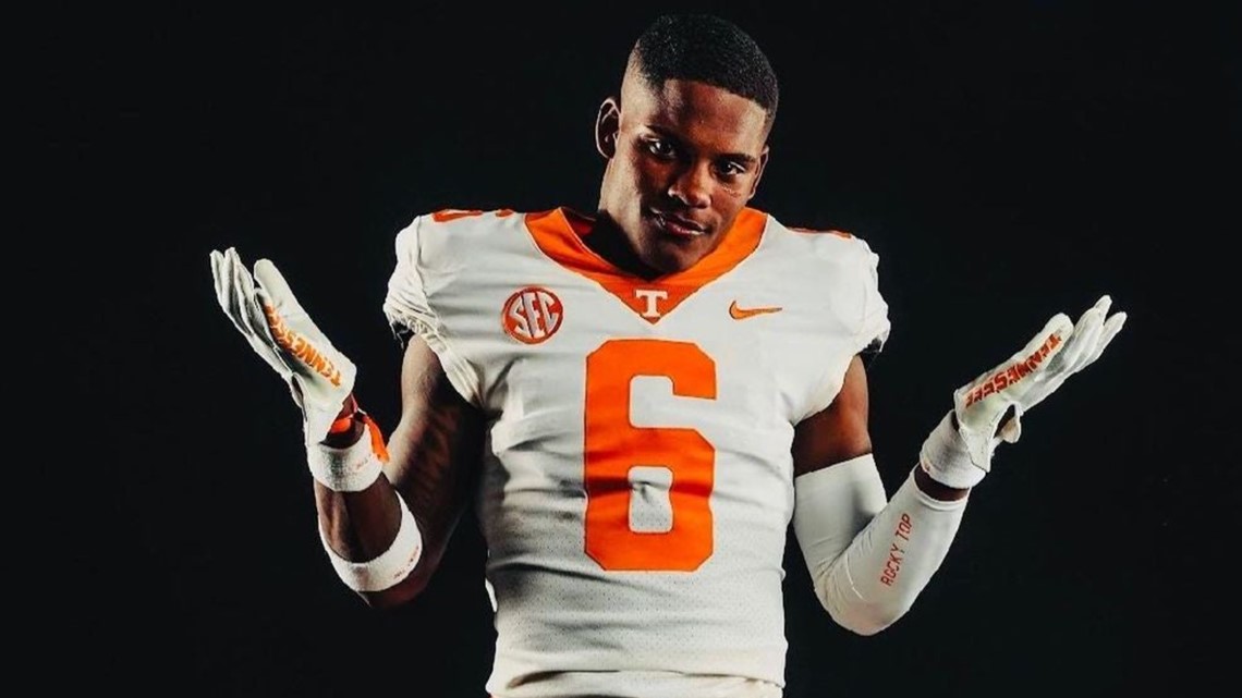 Four-star class of 2024 athlete Boo Carter commits to Tennessee | wbir.com