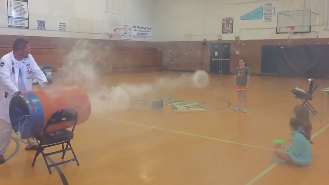Magician STEM teacher takes creative approach to classroom learning ...