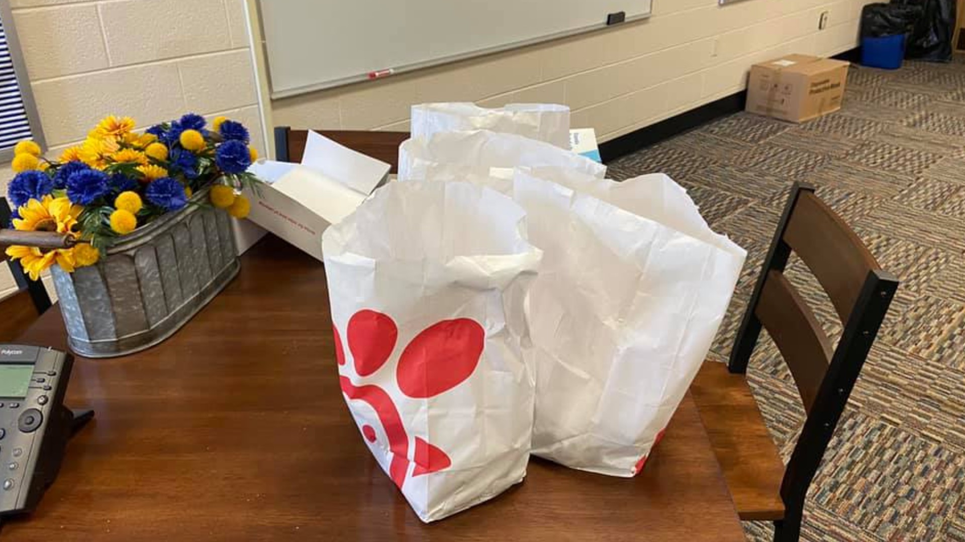 Parents, students and community showing acts of kindness toward KCS ...