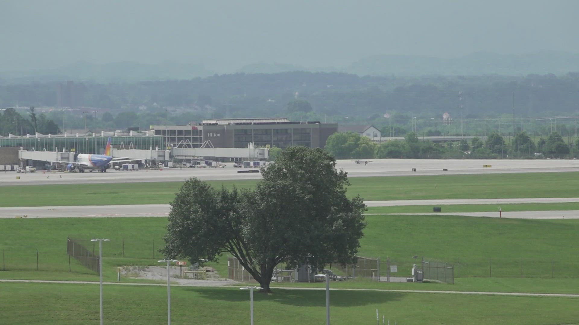 Allegiant adds new nonstop route from Knoxville to Philadelphia | wbir.com
