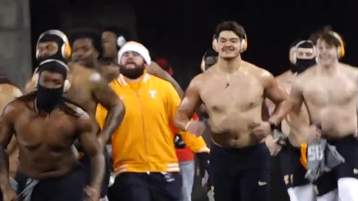 Vols warm up shirtless ahead of CFP round 1 matchup | wbir.com