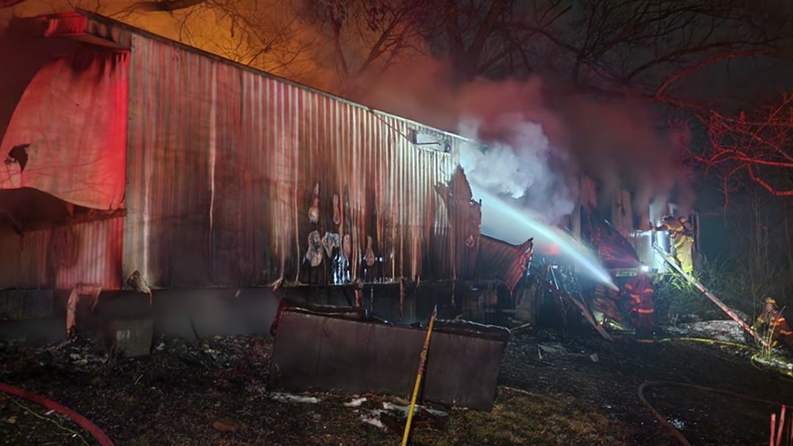 Fire crews respond to mobile home fire in Mascot | wbir.com