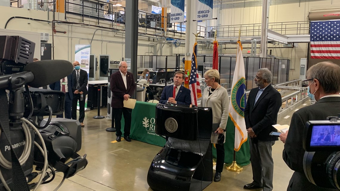 Secretary of Energy visits Oak Ridge National Lab | wbir.com