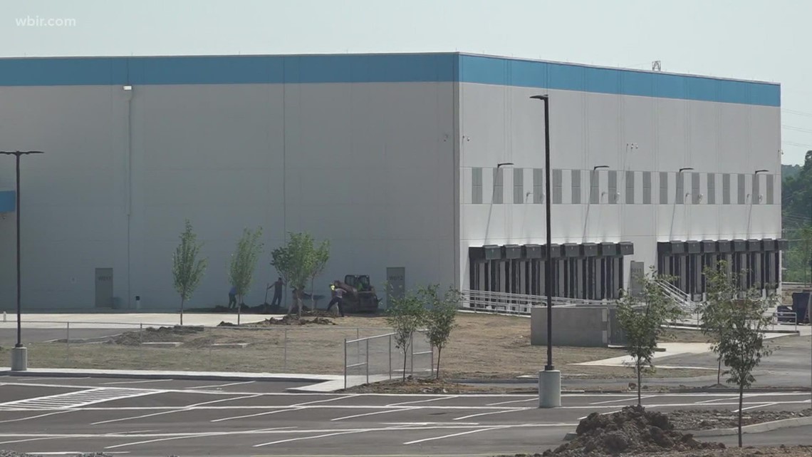 Work continues on Amazon delivery station built on site of former ...