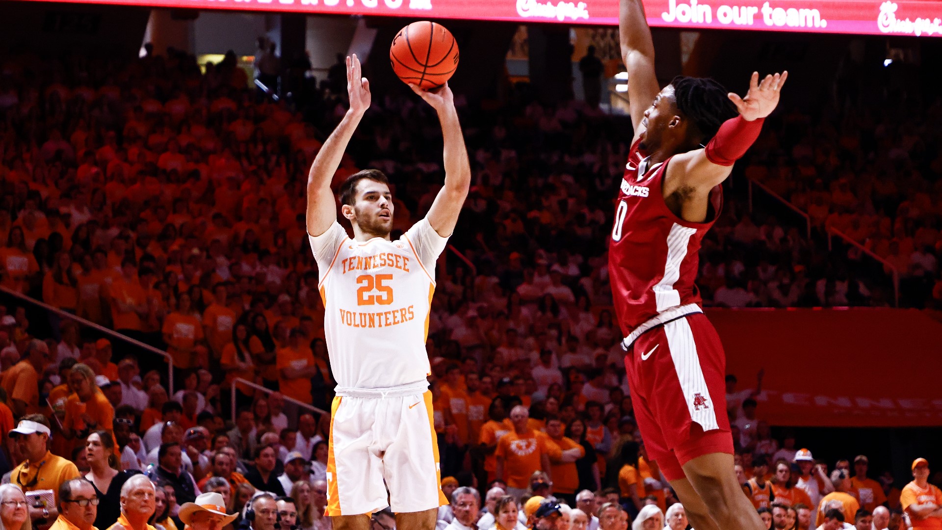 Tennessee Vols beats Arkansas Razorbacks, 78-74 | wbir.com