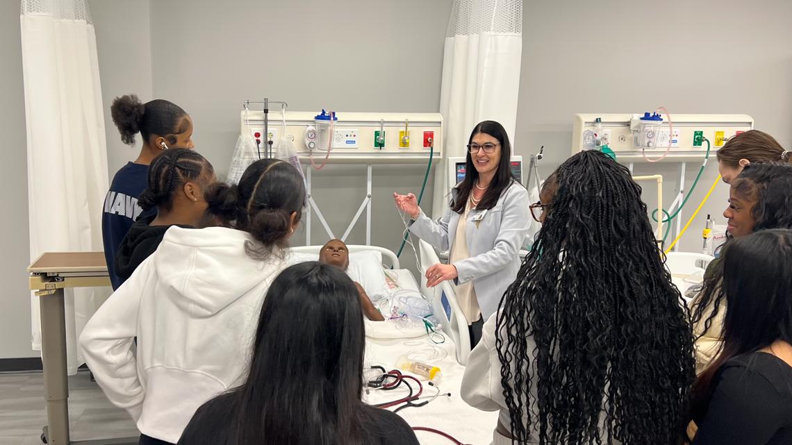 KCS students explore career possibilities during South College visit | wbir.com