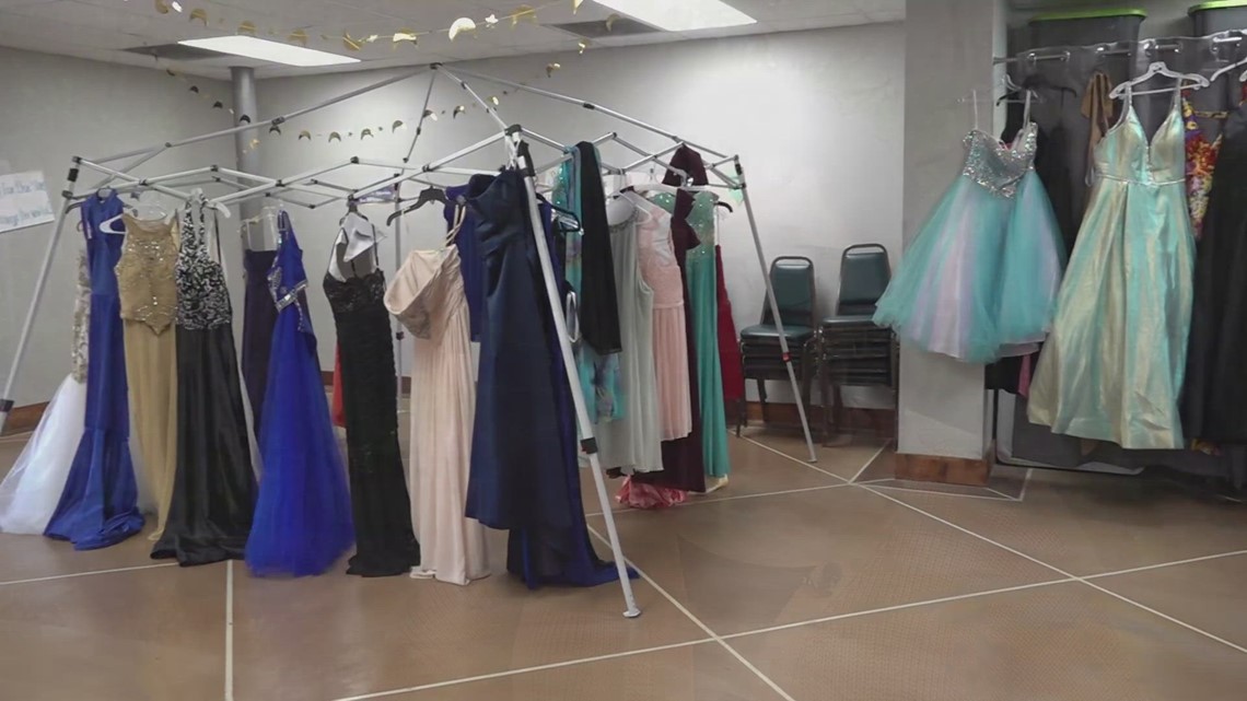 Local Knoxville group hosts free prom closet on Saturday | wbir.com