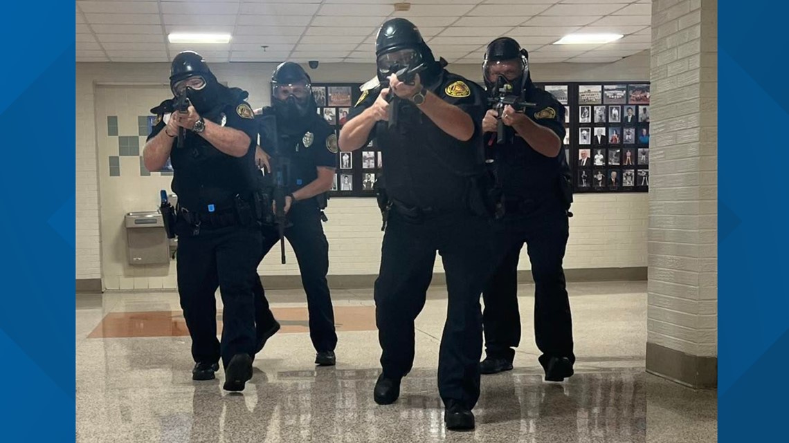 LCSO and LCPD team up to train for school shooter situations | wbir.com