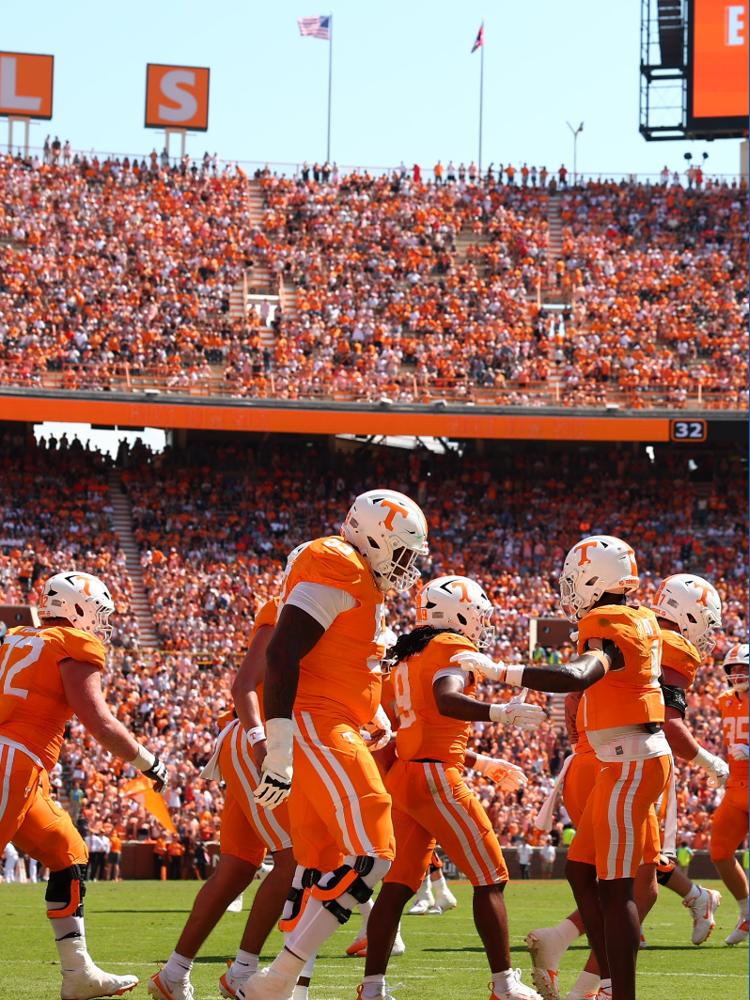 Tennessee Vols hold steady in AP Top 25 college football rankings: See ...