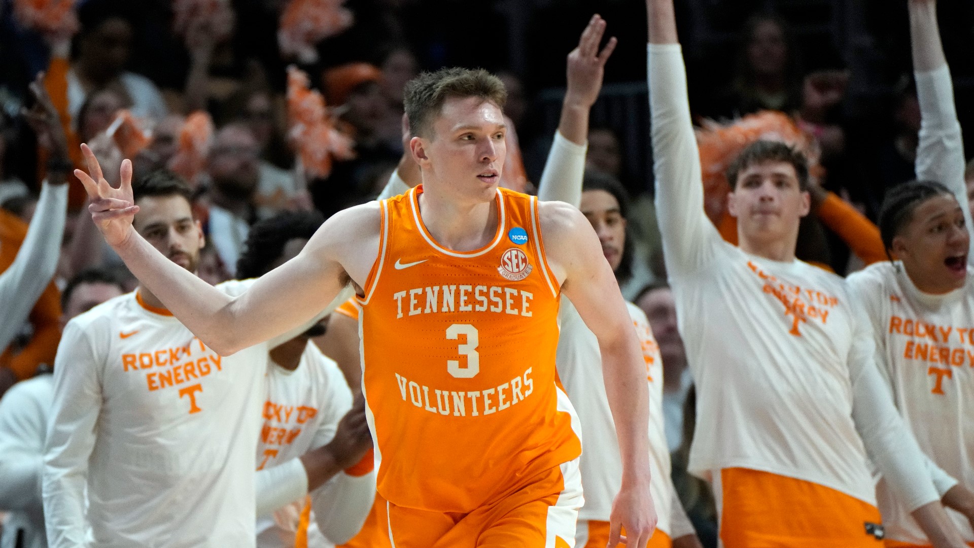 Tennessee men's basketball ranks No. 5 in AP Top 25 | wbir.com