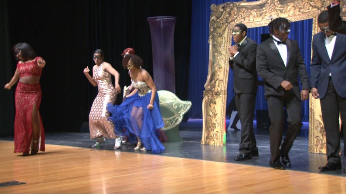 Belk gives Austin-East students a huge prom surprise | wbir.com
