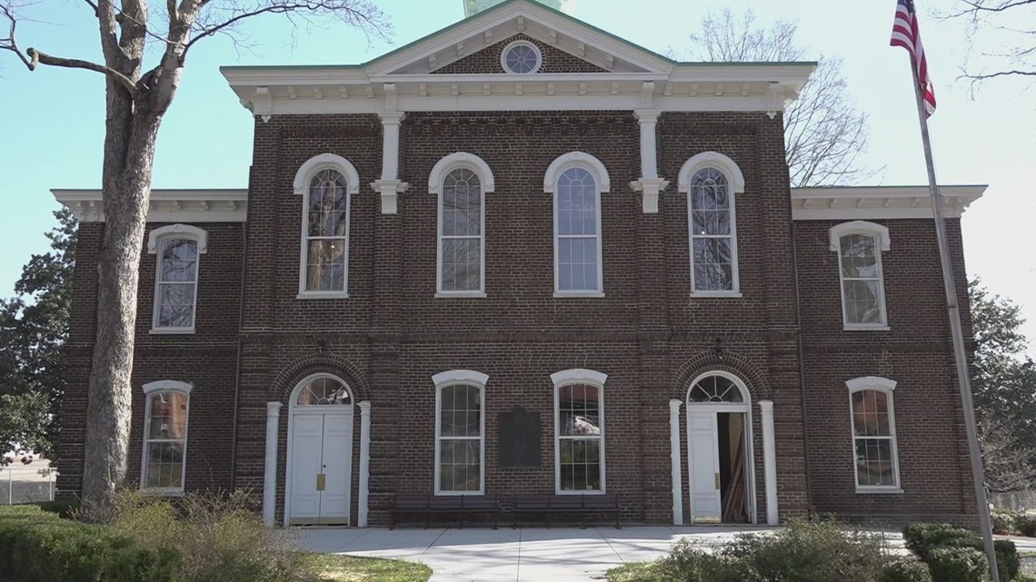 We take a look inside the Loudon County Courthouse after fire in 2019 ...