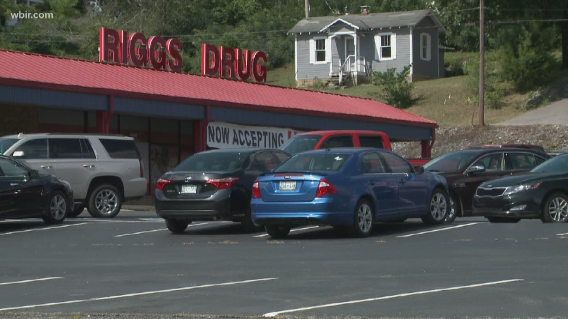 Several agencies raid LaFollette pharmacy | wbir.com