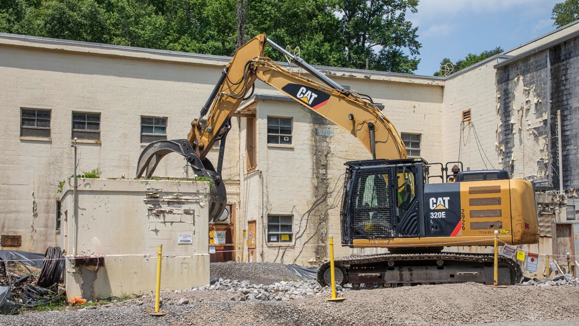Crews tearing down contaminated lab at Y-12 | wbir.com