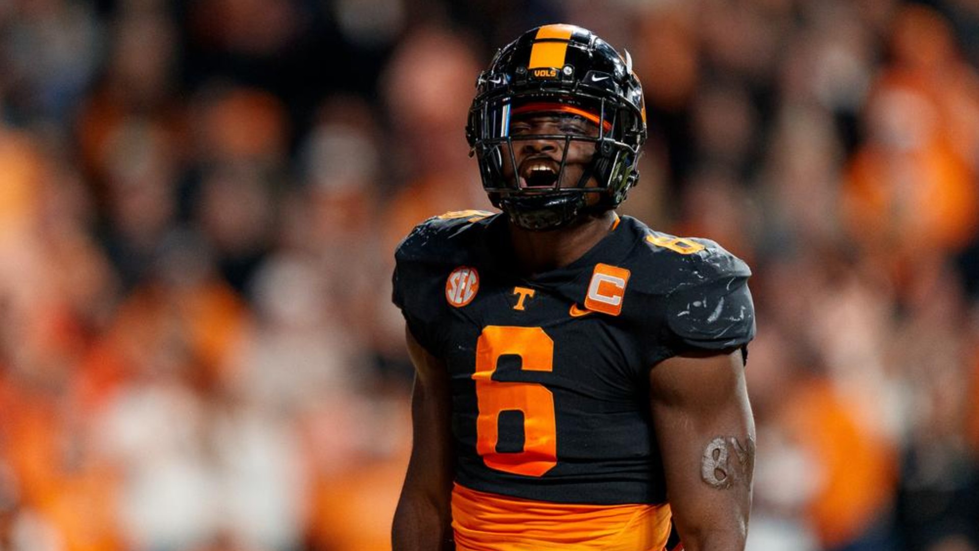 Tennessee EDGE Byron Young drafted in third round by Los Angeles Rams ...