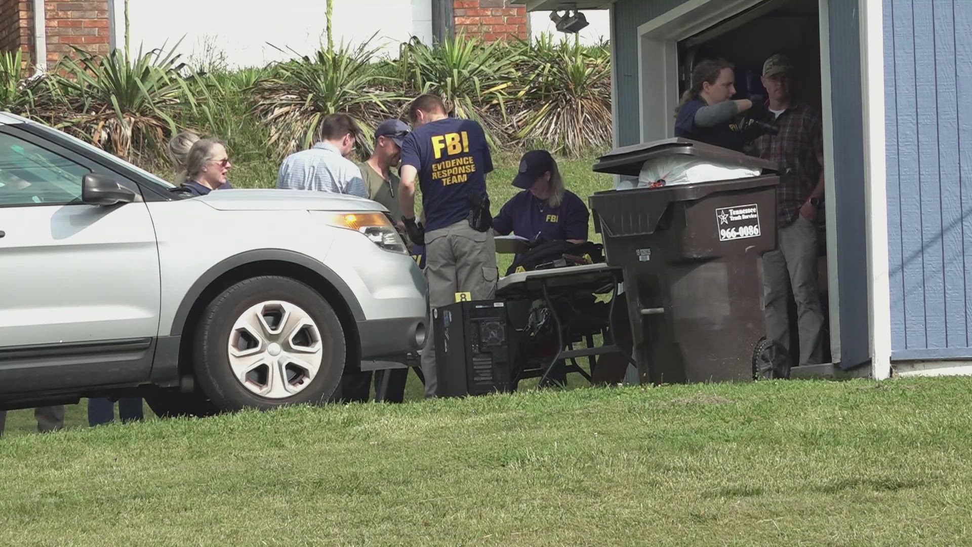 FBI seen raiding home in Powell | wbir.com