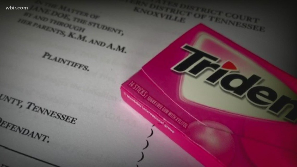 Federal judge tosses out gum chewing lawsuit | wbir.com