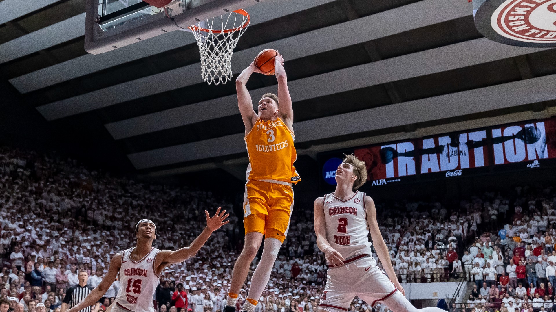 Dalton Knecht earns fourth SEC Player of the Week honor | wbir.com