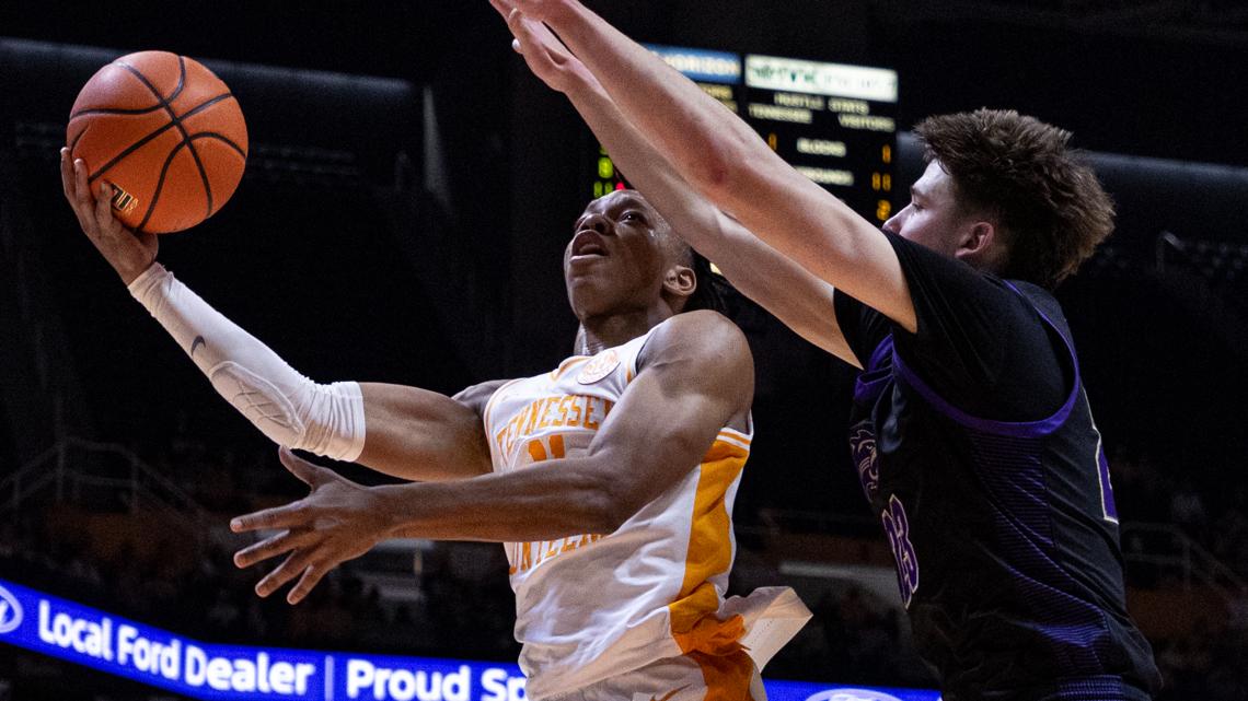 Tennessee men's basketball No. 1 in AP poll | wbir.com