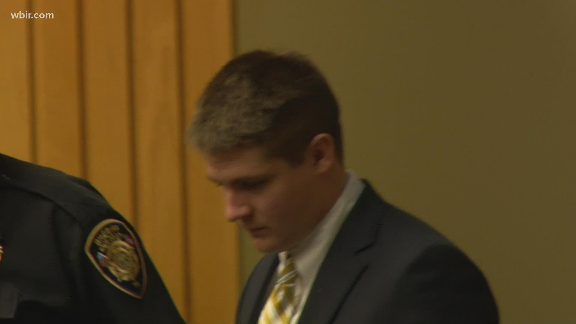 Man sentenced to 25 years in prison for a killing outside Knoxville bar ...
