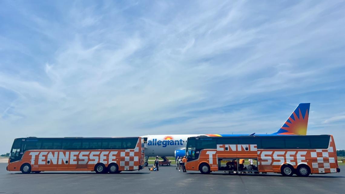 Tennessee Baseball leaves McGhee Tyson Airport for Omaha | wbir.com