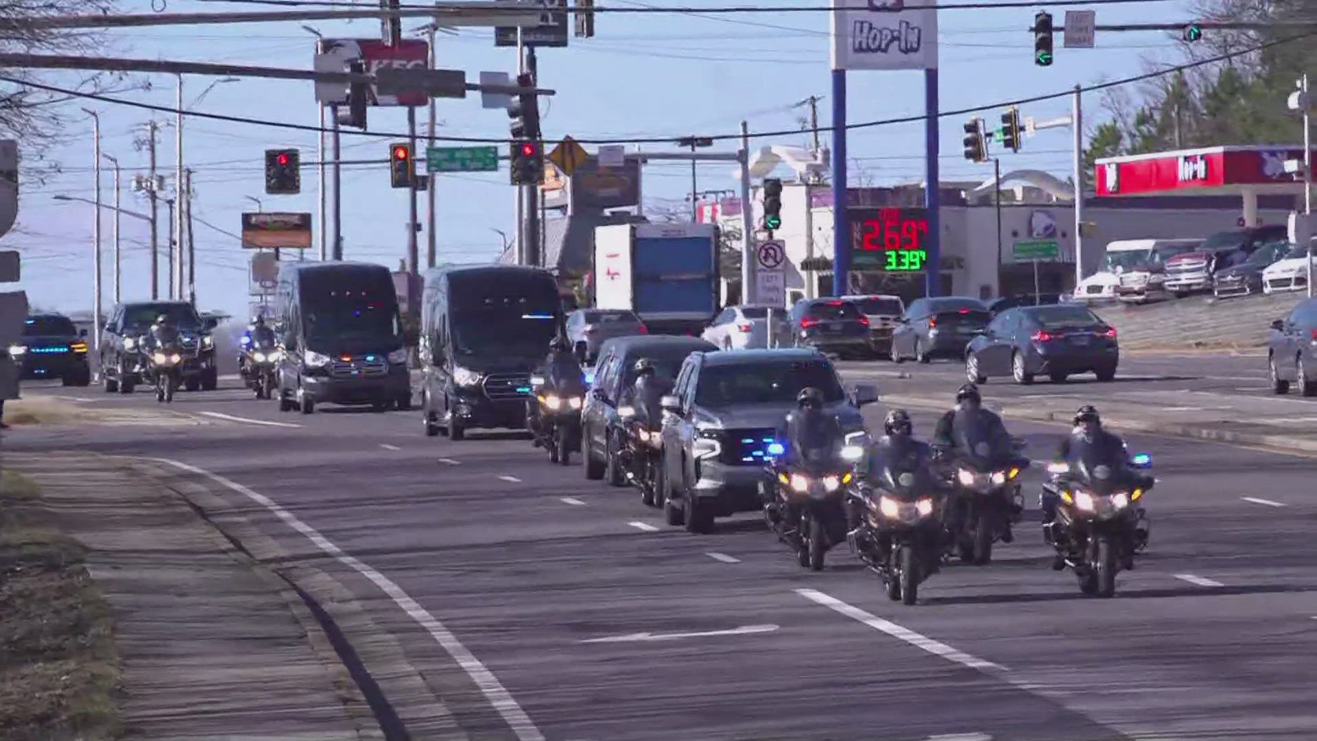 KCSO procession for Chief Deputy Bernie Lyon moves through Knoxville ...